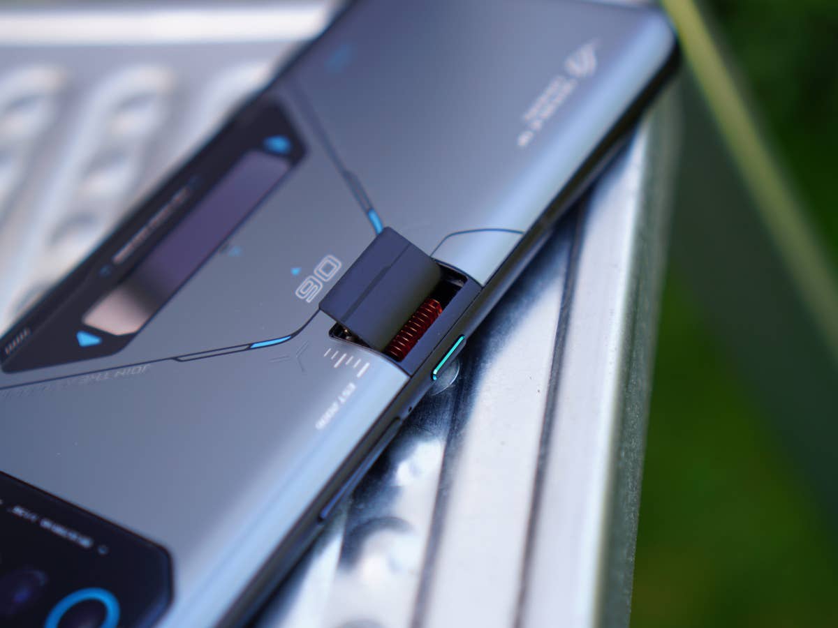Asus ROG Phone 6D Ultimate im Test: Das Handy mit mechanischer Öffnung