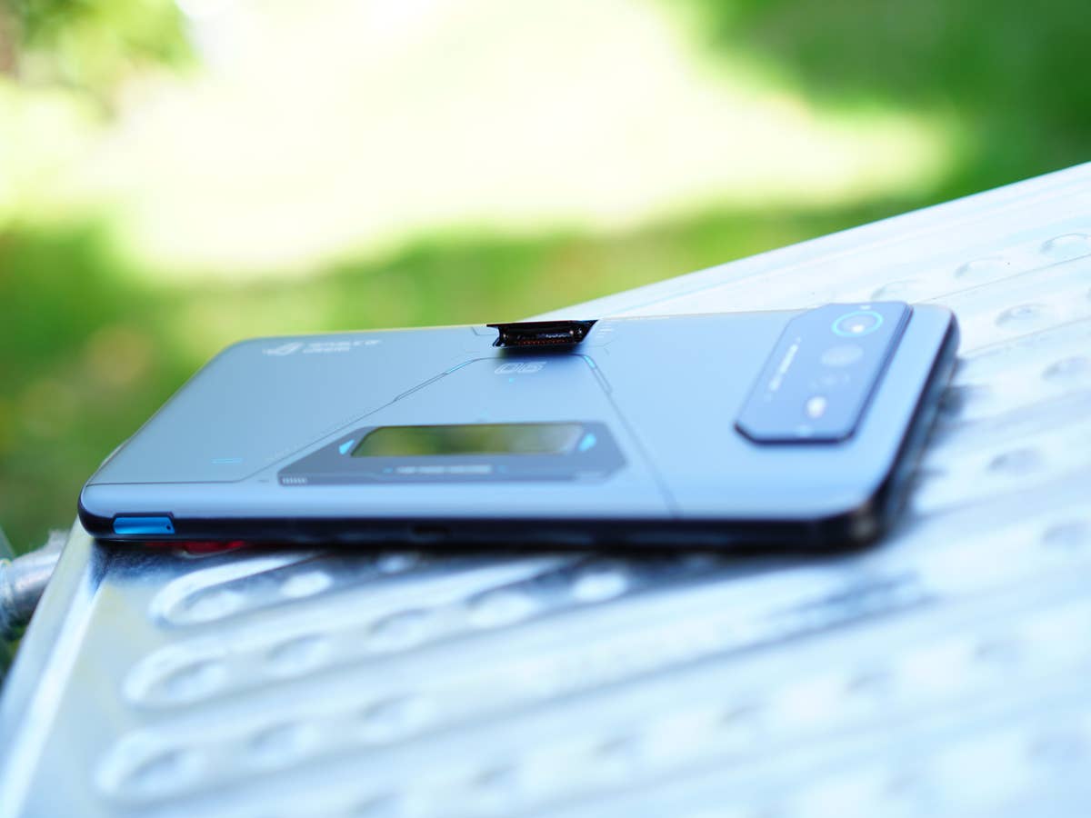 Asus ROG Phone 6D Ultimate im Test: Das Handy mit mechanischer Öffnung