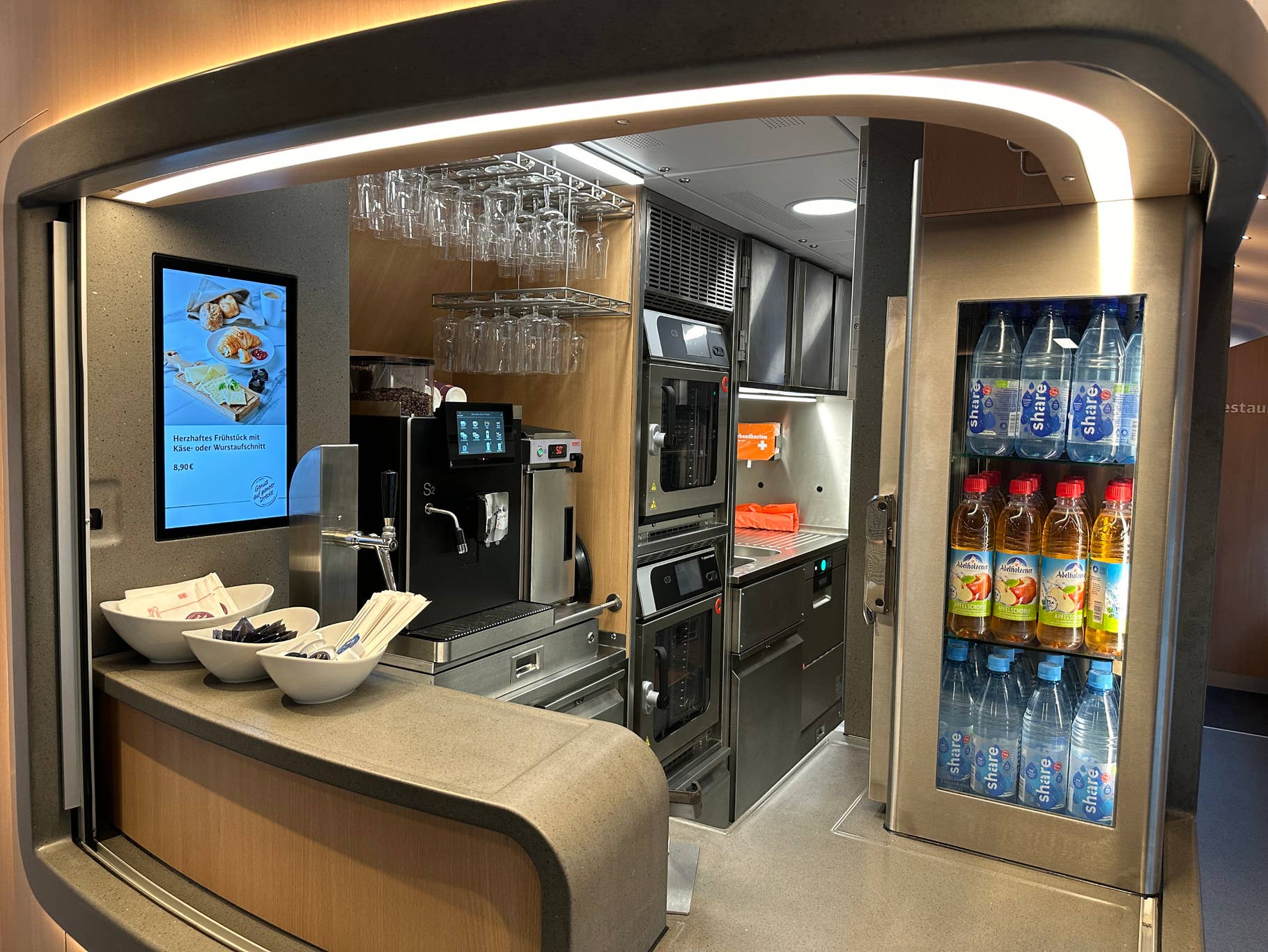 Die Deutsche Bahn baut den ICE um: Das ändert sich für dich