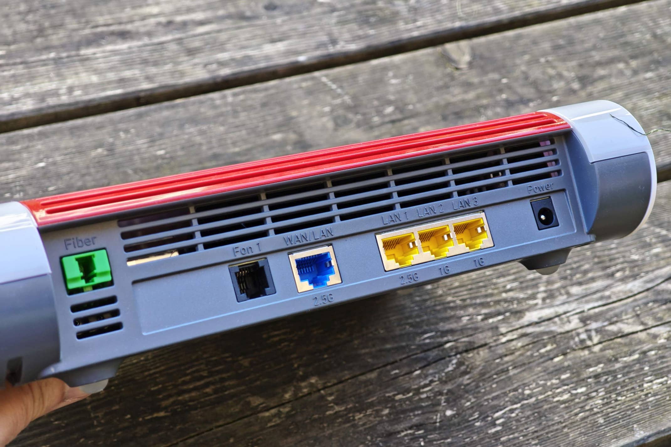 Fritz!Box 5690 im Test: Glasfaser für jeden Haushalt