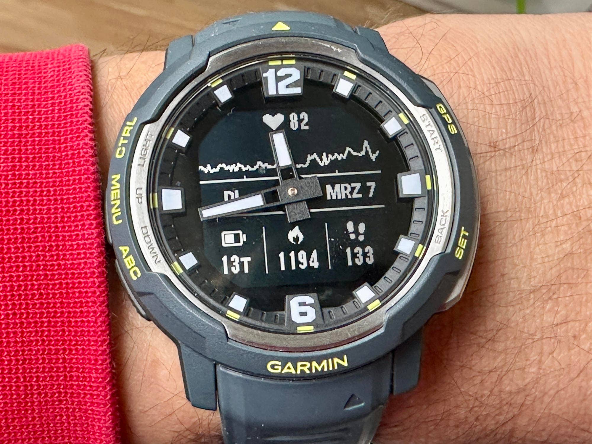 Garmin Instinct Crossover Test: Vorzüge einer Hybrid-Smartwatch