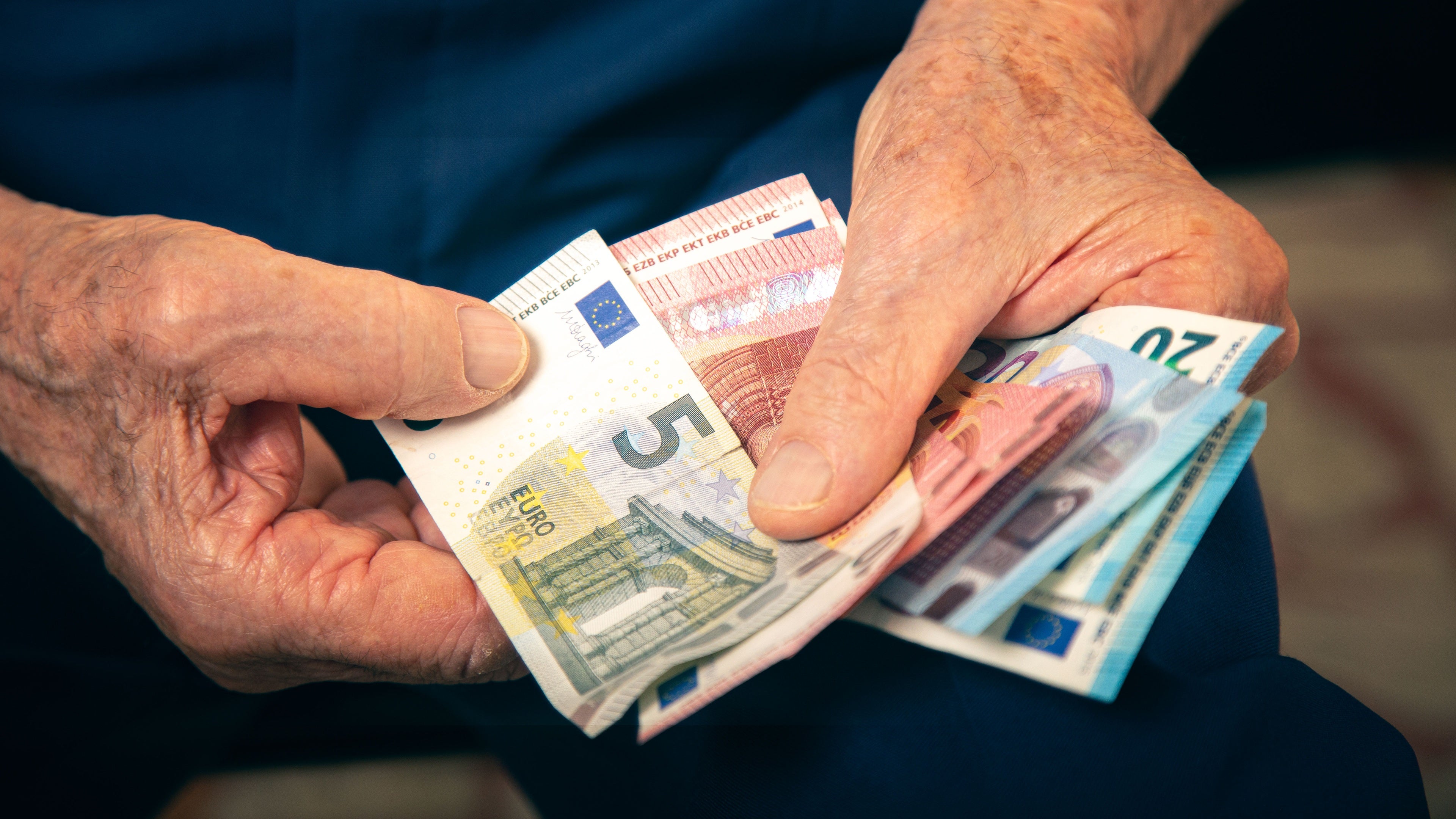 Girokonto bei 1822direkt eröffnen & bis zu 145 Euro Bonus einkassieren