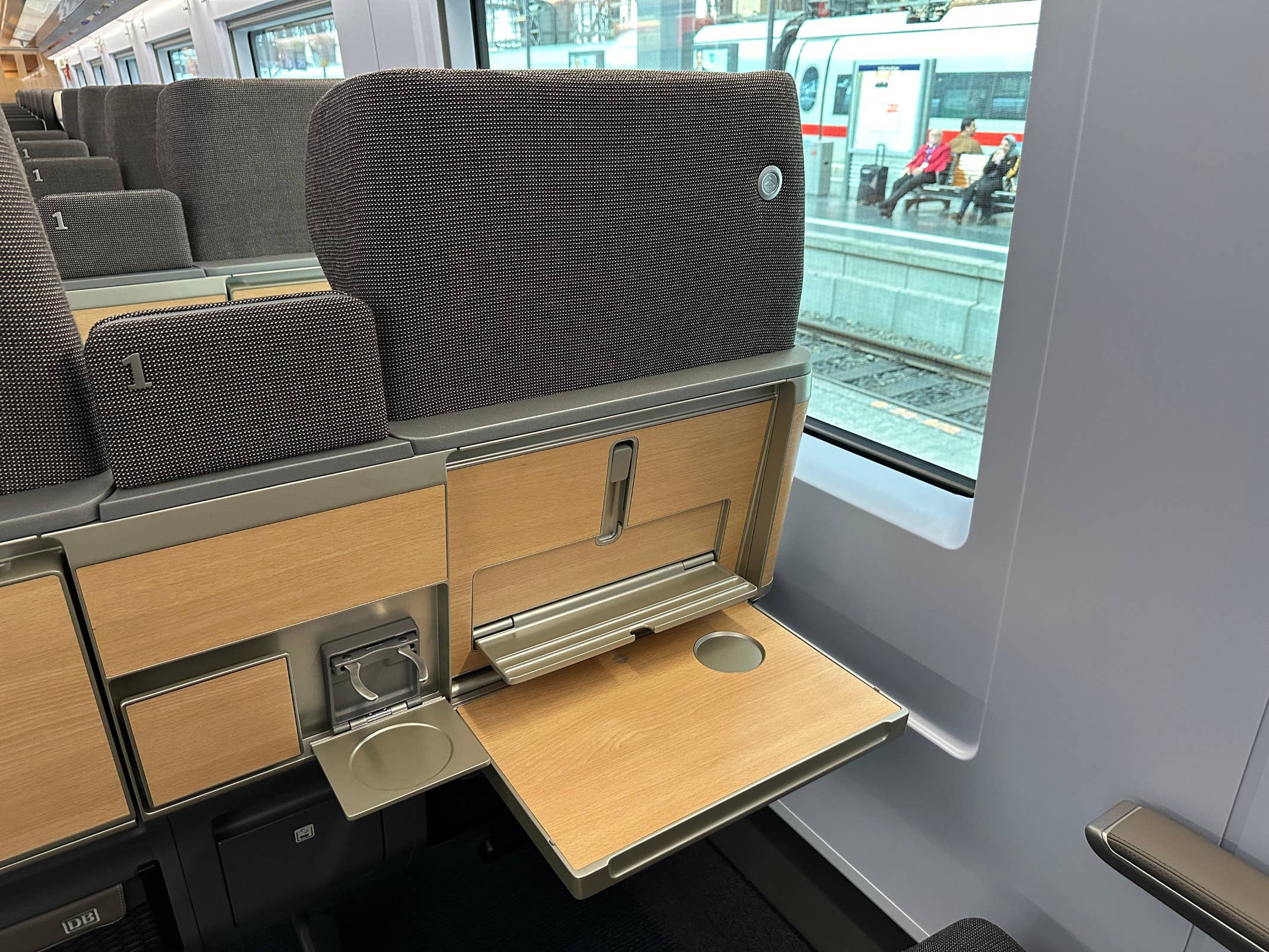 ICEs fallen durch Sicherheitsprüfung: Fahrplan der Deutschen Bahn in ...