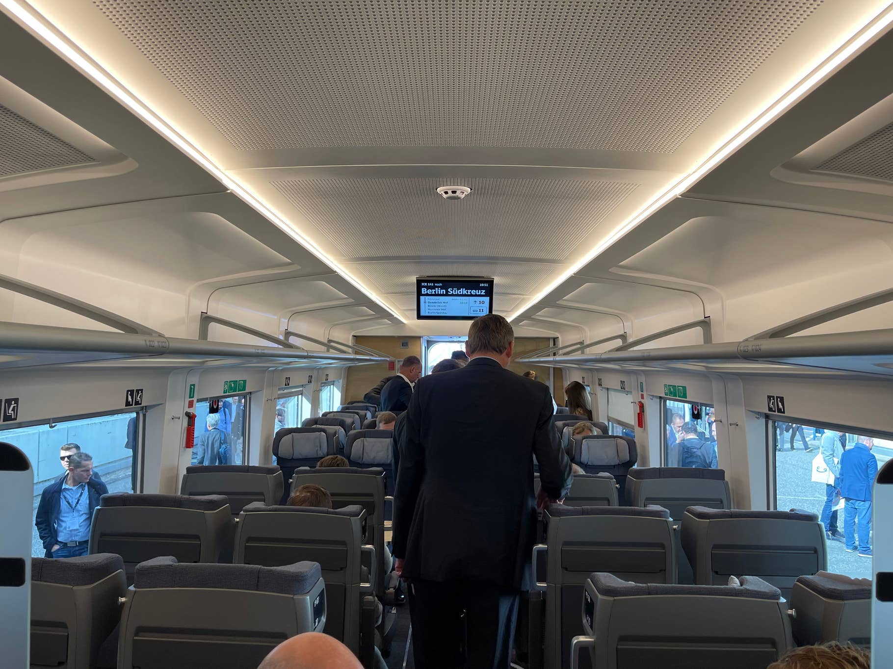 ICE L angeschaut: Das ist die Zukunft der Langstrecke bei der Deutschen ...