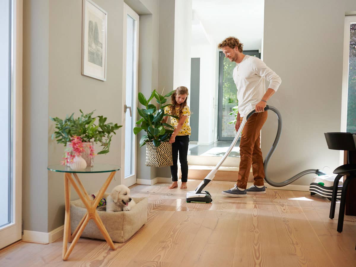 Kobold VT300: Staubsauger mit automatischer Bodenerkennung im Test