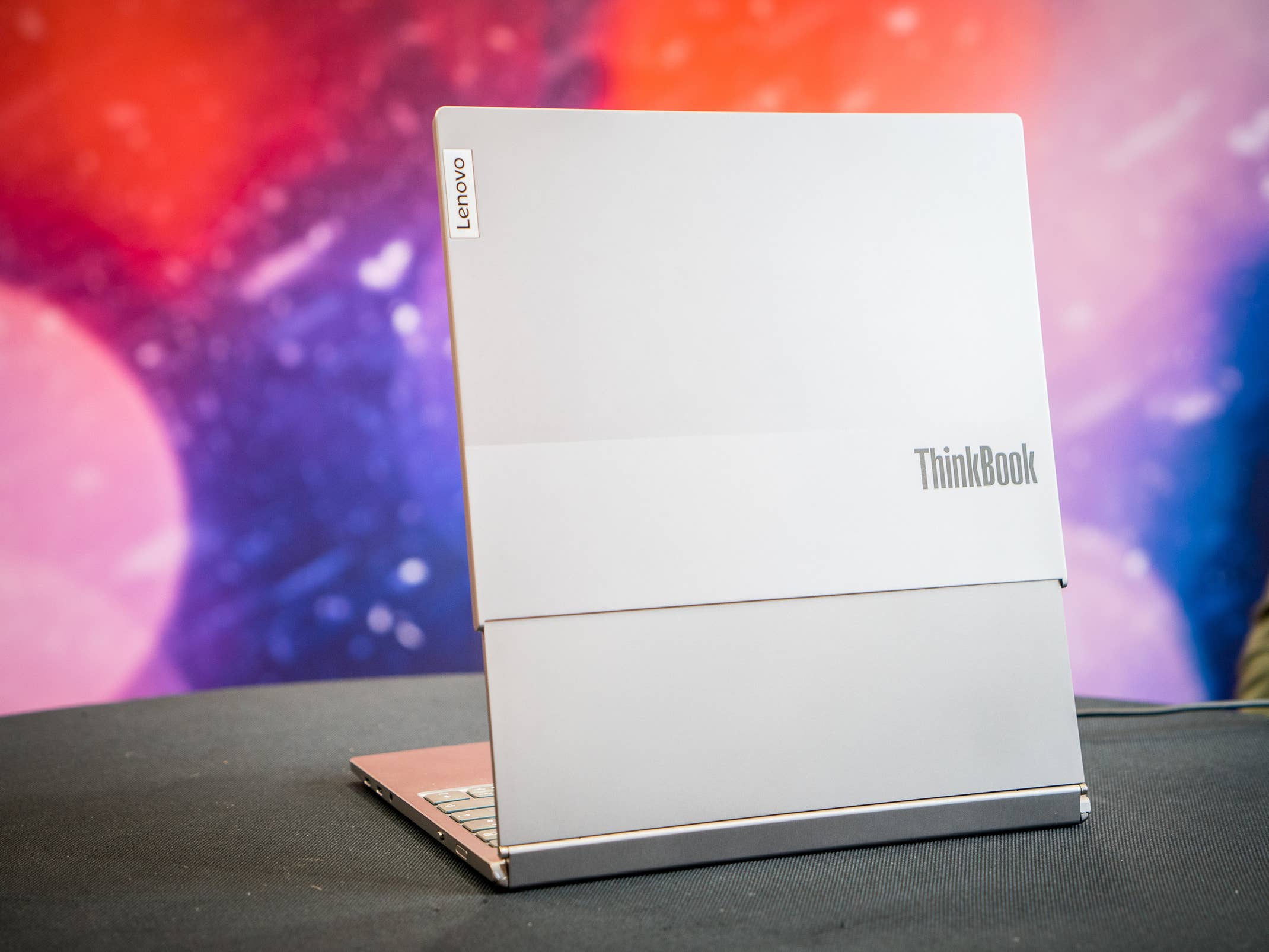 Mit Motor: Lenovo erfindet den Laptop neu