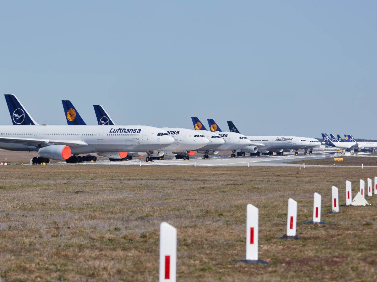 Lufthansa Notbetrieb: Flugzeuge bleiben noch länger am Boden