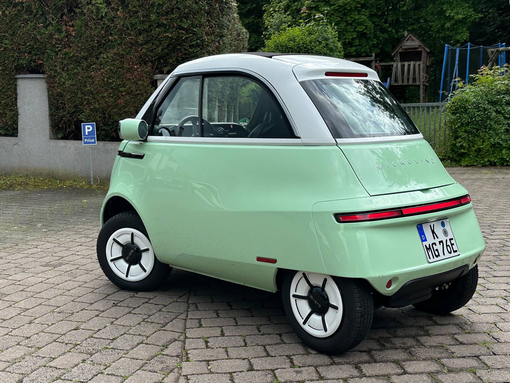 Microlino im Test: Was kann das E-Auto im Isetta-Design?