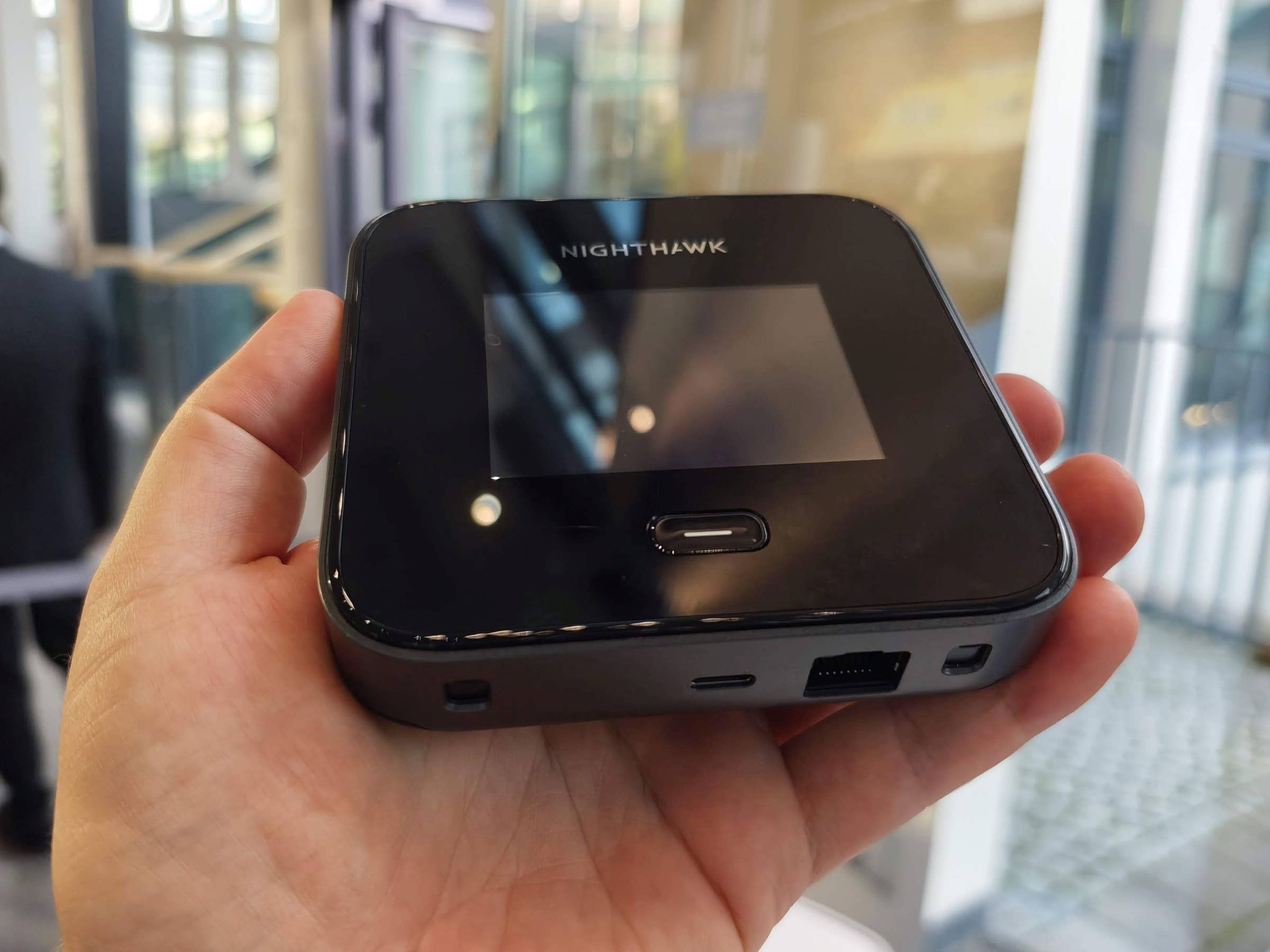 Neuer WiFi-7-Router für unterwegs: 5G für 64 Geräte