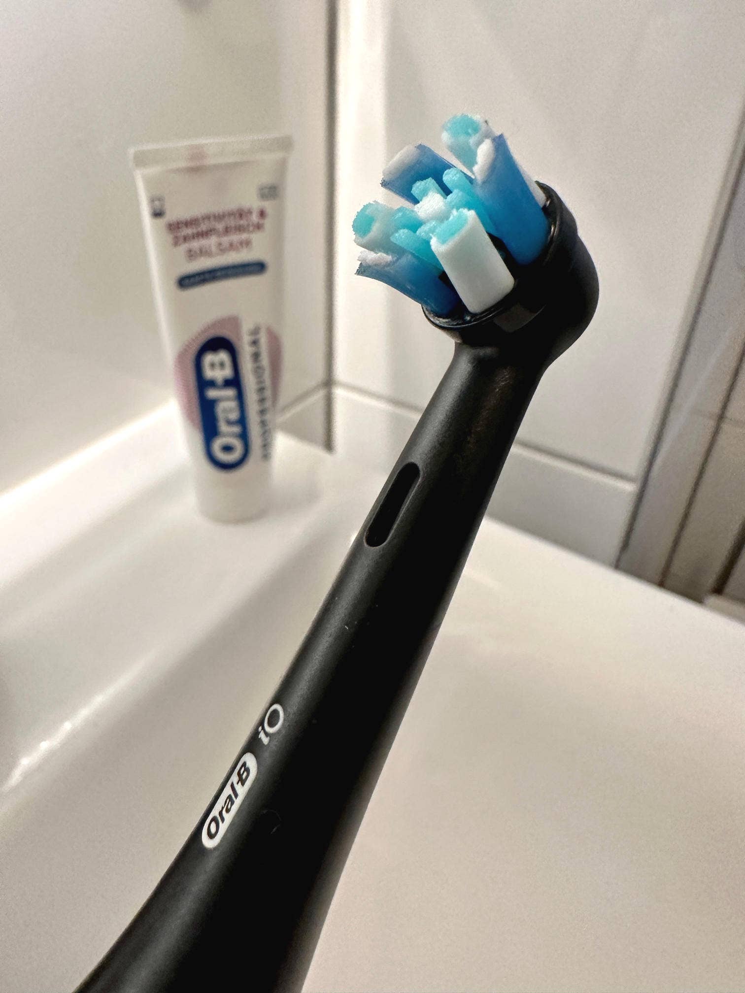 Oral-B iO 10 im Test: Zähneputzen, wie von einem anderen Stern