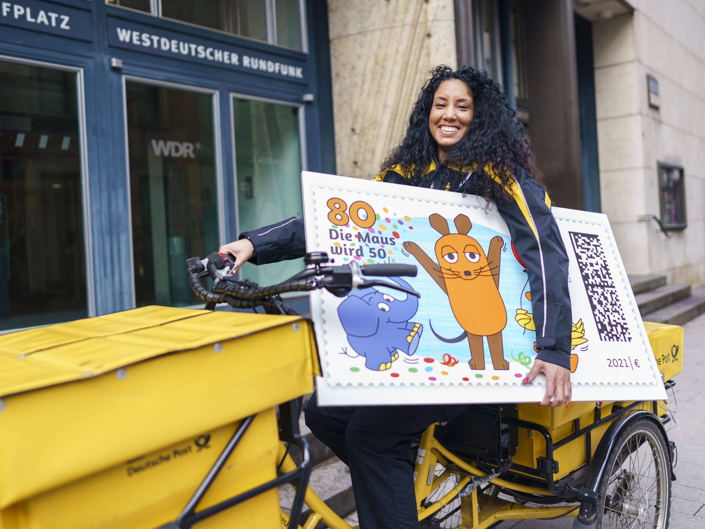 Deutsche Post: So entsteht die Briefmarke mit dem Matrix-Code