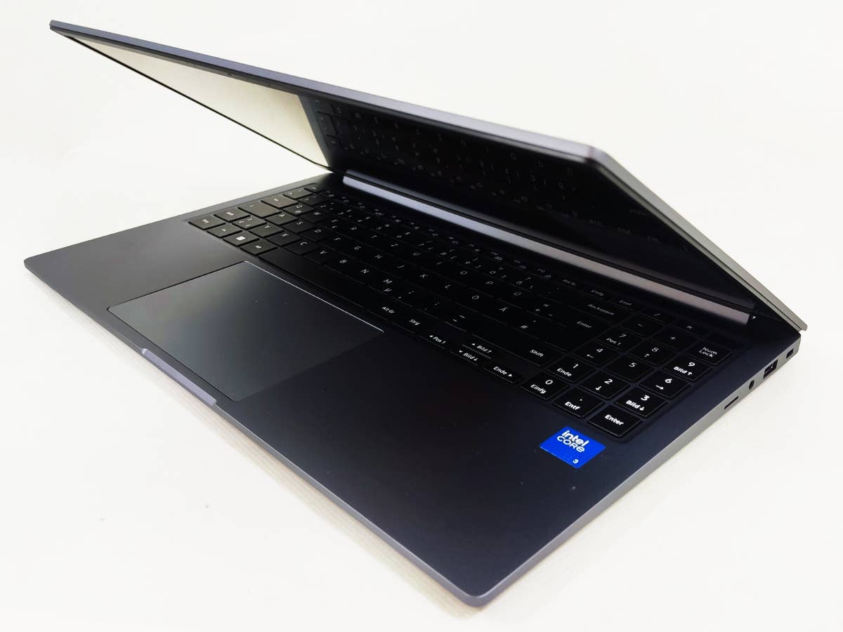 Leichtes Notebook von Samsung im Test: Preis-Hit oder Schwächling?