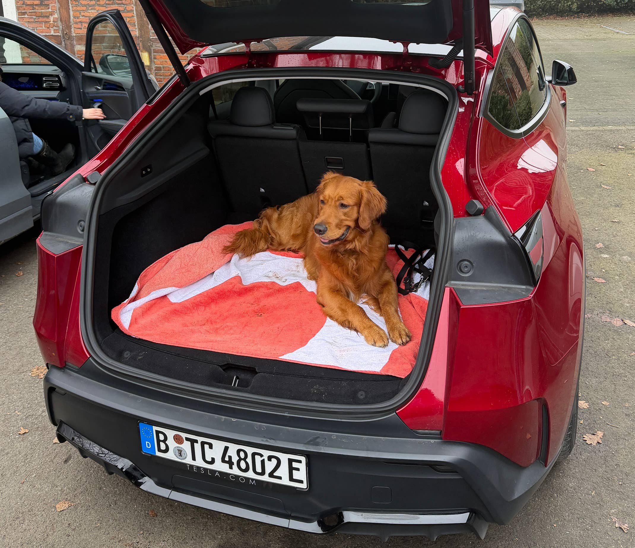Tesla Model Y Performance Allradantrieb Test: Spektakel auf vier Rädern