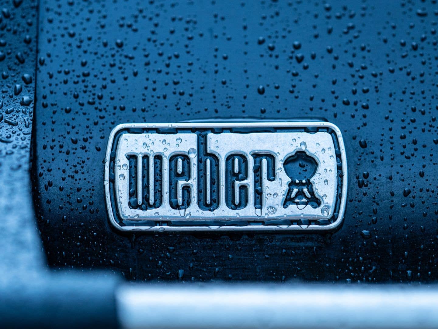 Weber Holzkohle-Grill für 1 Euro zum Handytarif: Lohnt sich das?