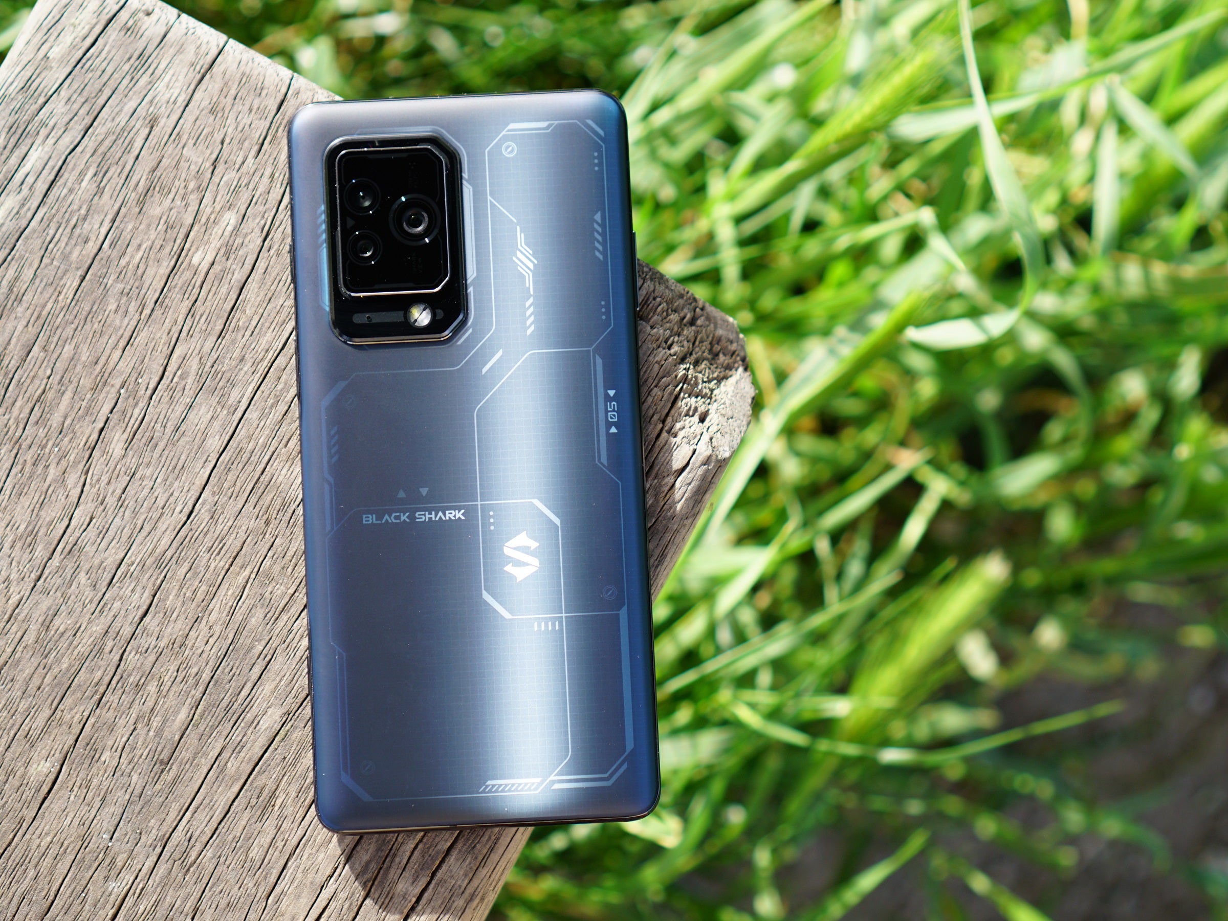Black Shark 5 Pro im Test: Das Handy mit eingebautem Controller