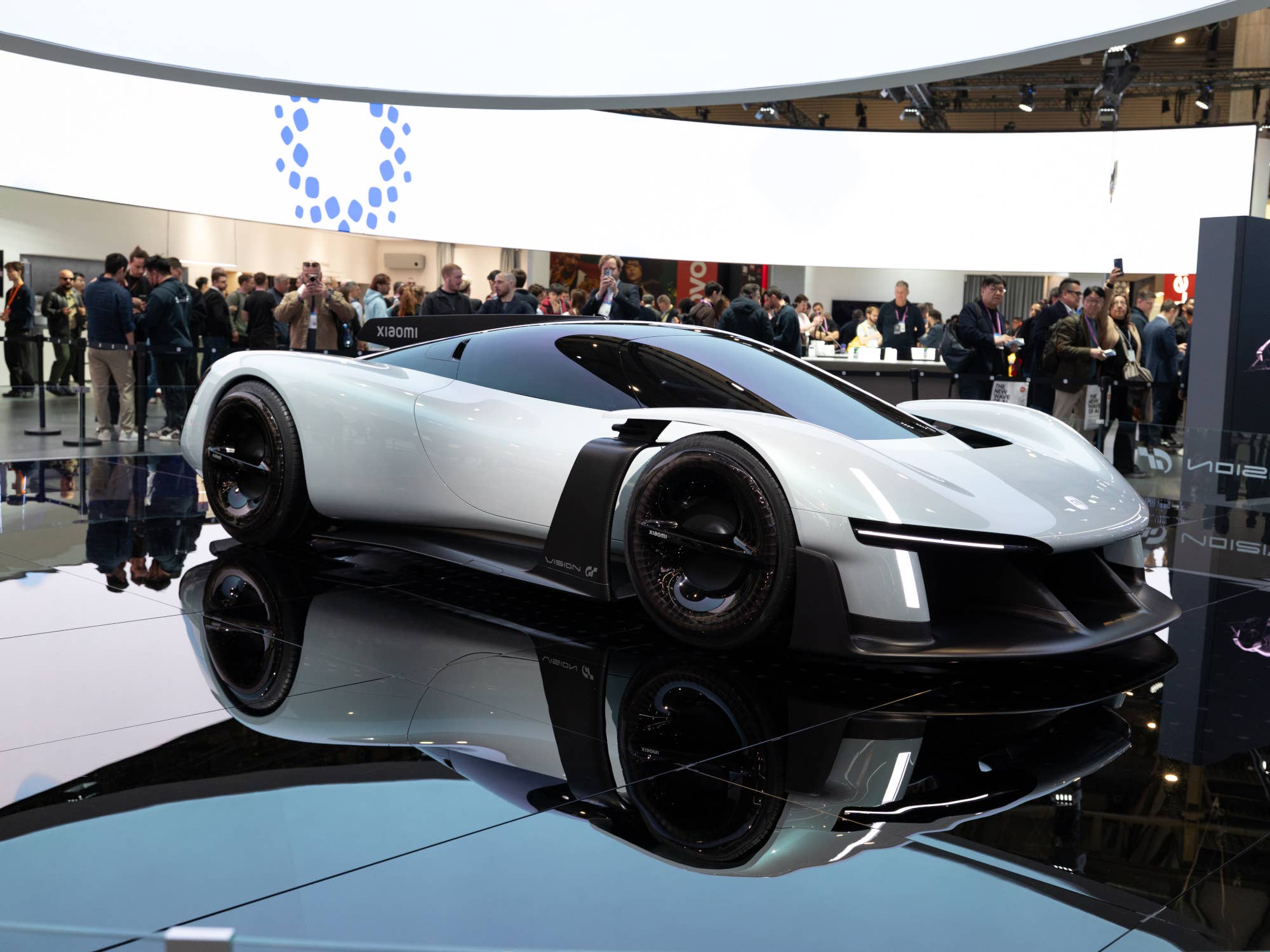 MWC: Xiaomi mit spektakulärem Hypercar-Debüt
